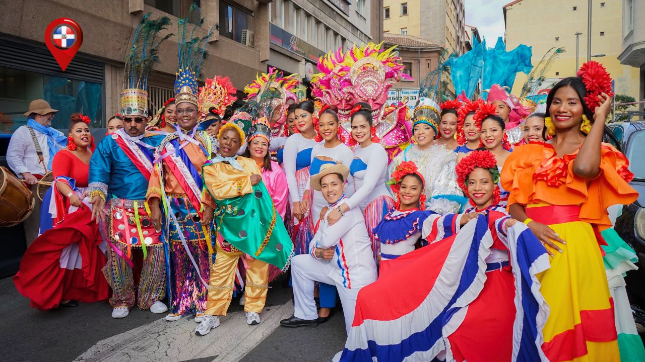 La alegría del carnaval dominicano contagió a Madrid - Dominicanos x Europa